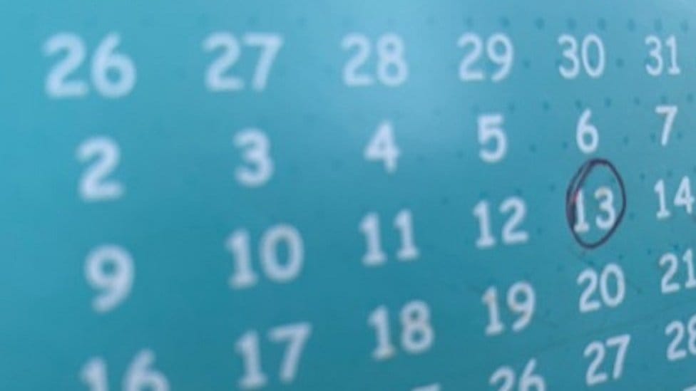 Petak 13. i pun Mesec: „Izmišljotine za narod" - BBC News na srpskom ...