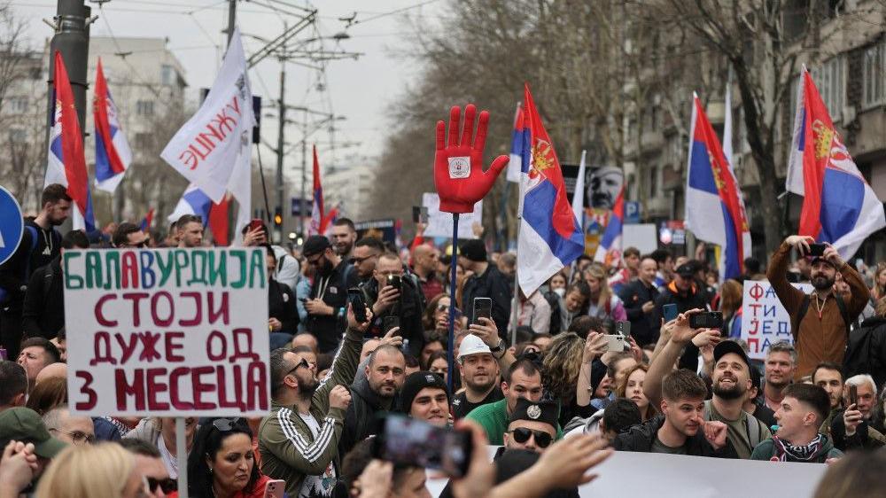 Vri u Beogradu: Na protestu 107.000, procena policije - Naslovi.net