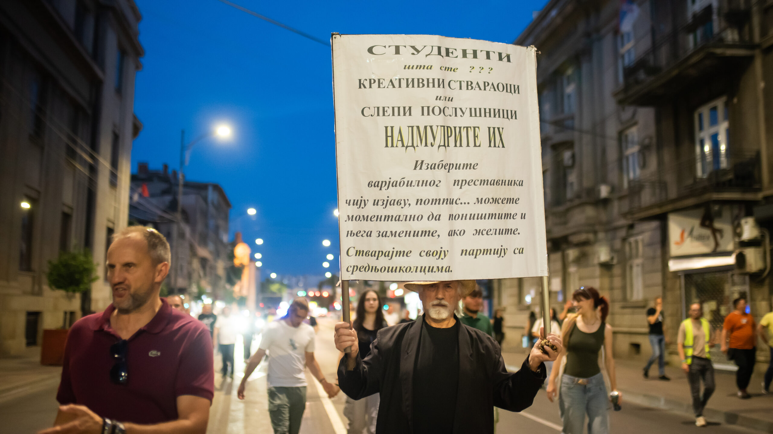 Iz Niša poruka vlastima: Ako ne umete da vodite državu – raspišite ...