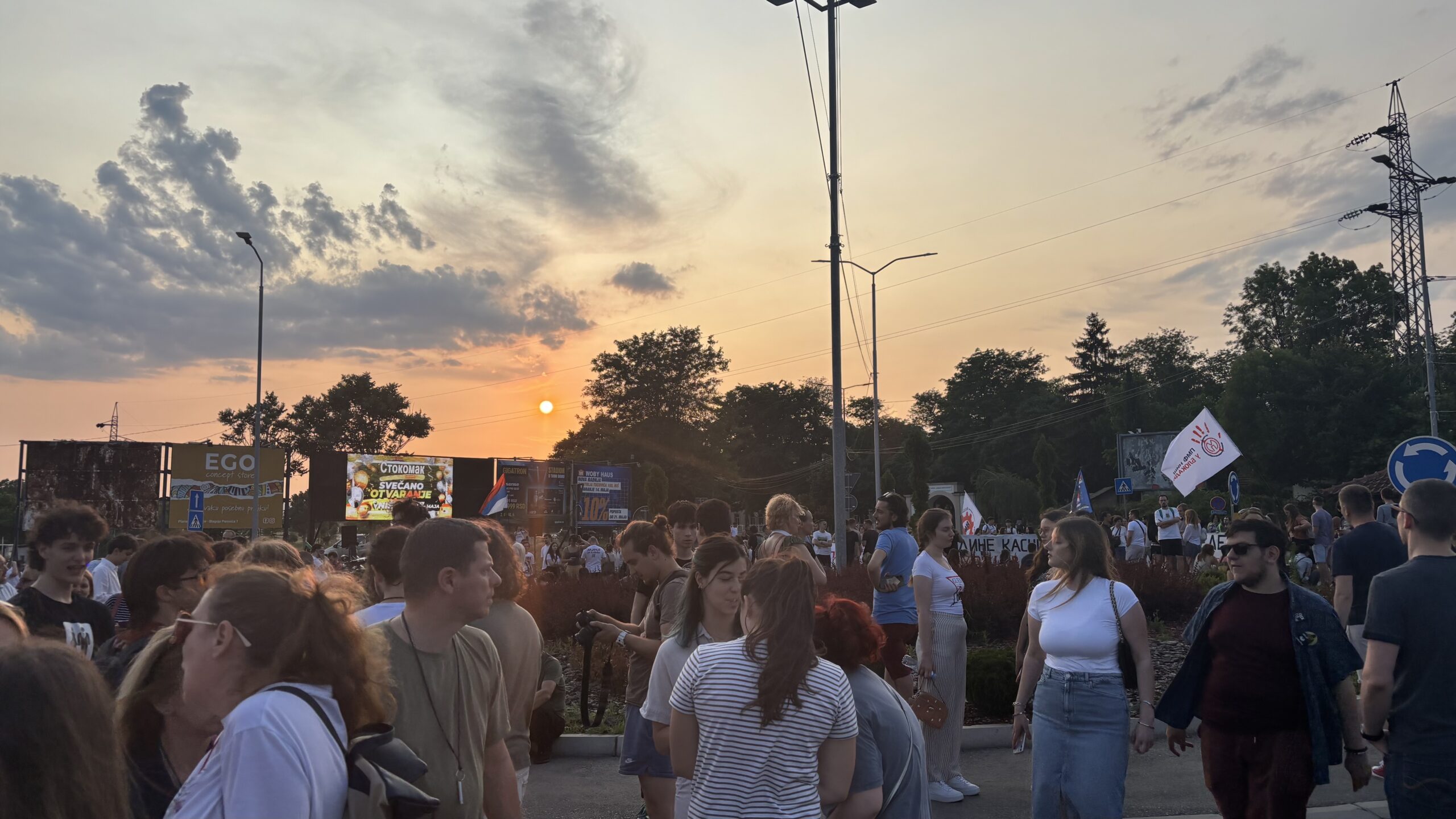 "Naša deca nisu nacisti" - prefarban kukasti krst i zatražena ostavka ...