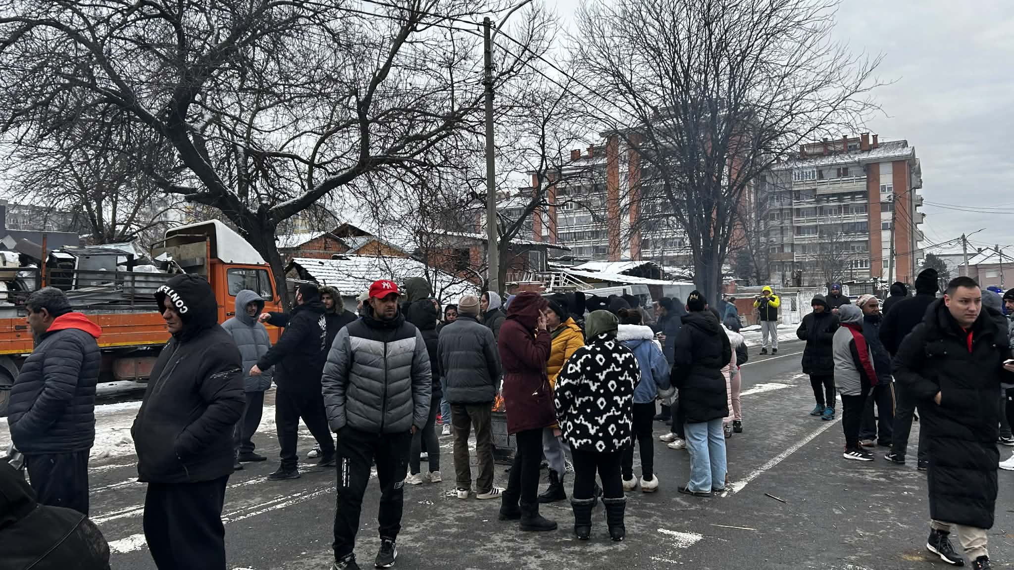 Protest stanara niškog naselja Crvena zvezda se nastavlja – ne veruju ...
